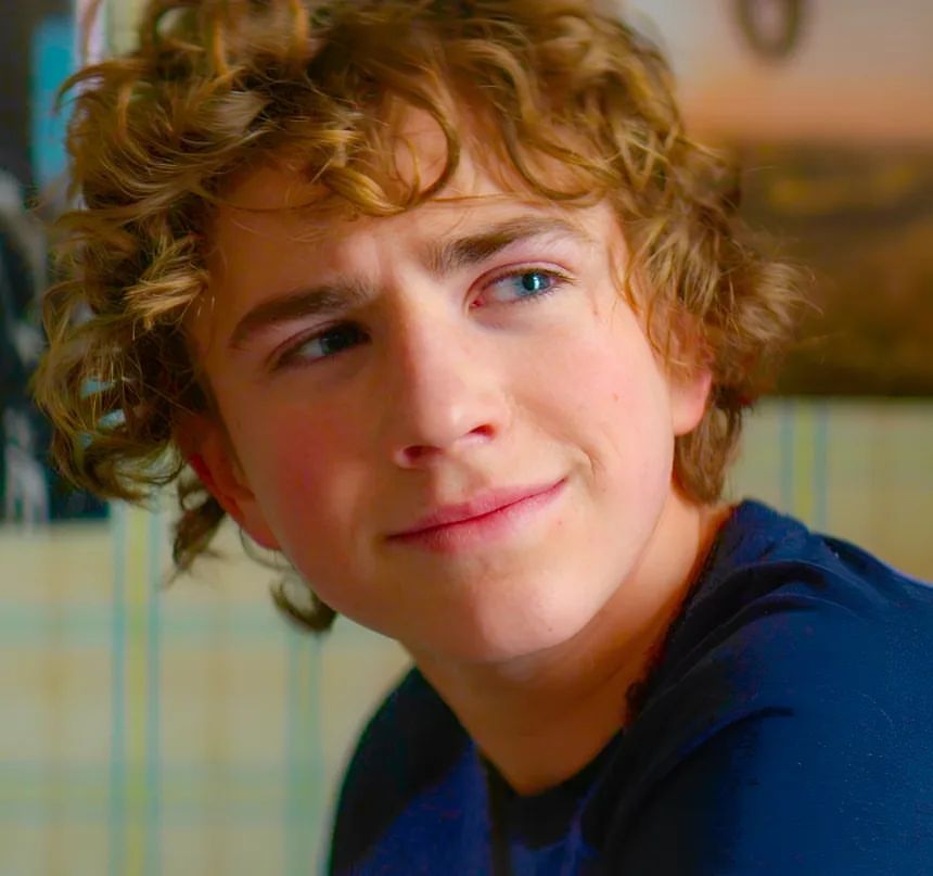Picture Of Walker Scobell In Percy Jackson And The Olympians Walker